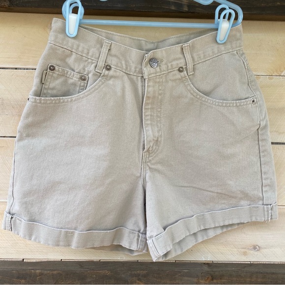 chic | Shorts | Chic Cuffed High Rise Shorts Beige Size 3 | Poshmark